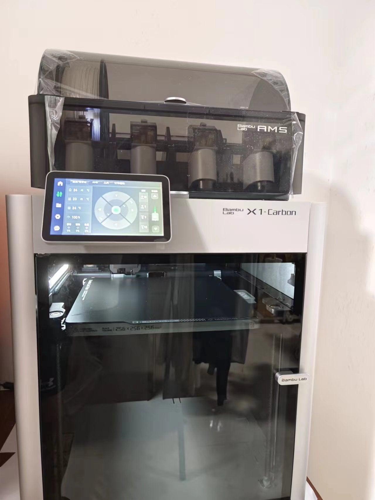 Bambu X1CC unboxing and printing